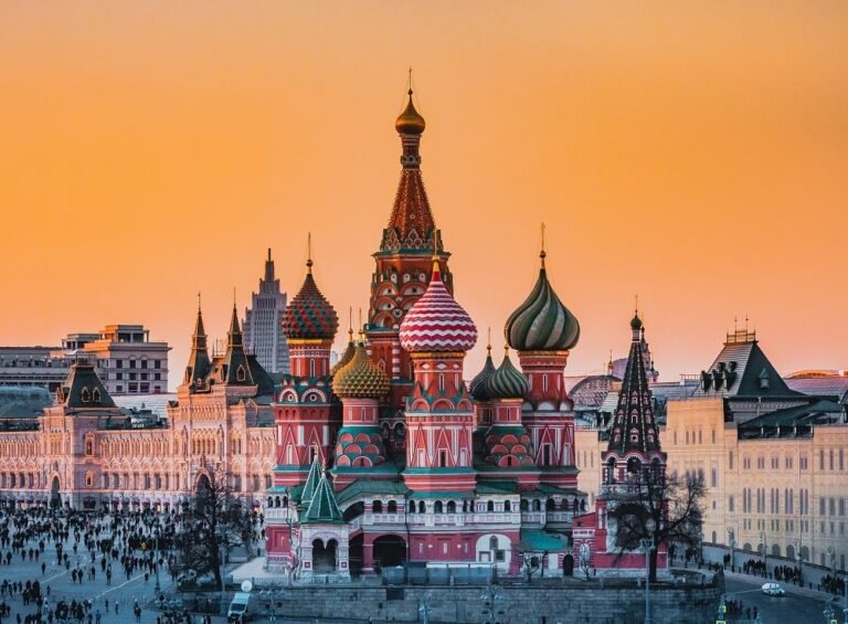 Top 20 Most Famous Buildings in the World (Updated 2025)