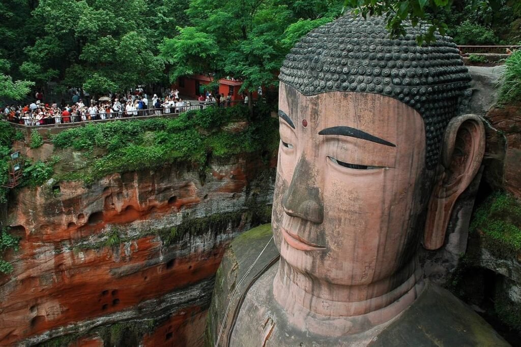 20 Famous Statues in the World from Ancient to Modern Era