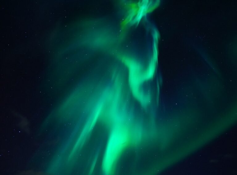 Best Places to See the Northern Lights in Canada | World Famous Things