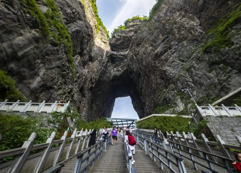 Heaven Gate China: A Journey to Tianmen Mountain | World Famous Things