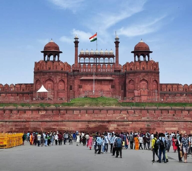 20 Famous Landmarks in India | World Famous Things
